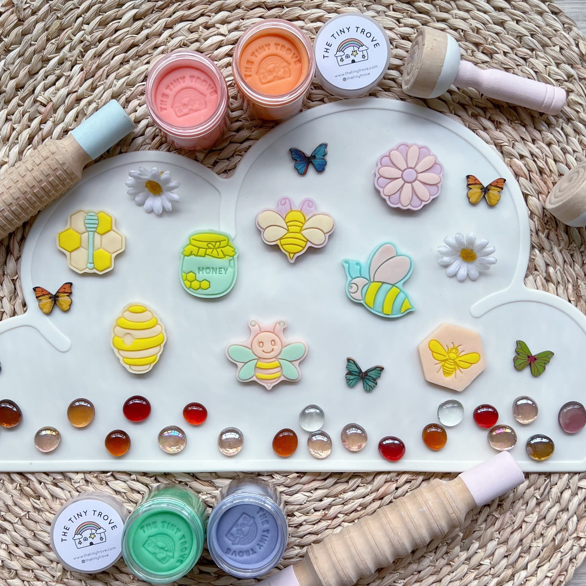 Honey Bees & Hive Cutters Set – The Tiny Trove
